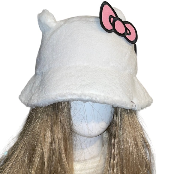 Hot Topic | Accessories | Hello Kitty Furry Bucket Hat Nwt | Poshmark